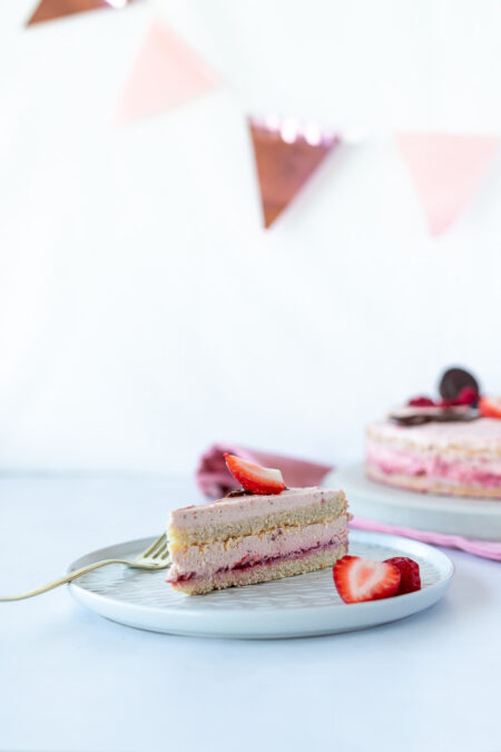Low carb Beeren-Tiramisu-Torte (zuckerfrei & glutenfrei)